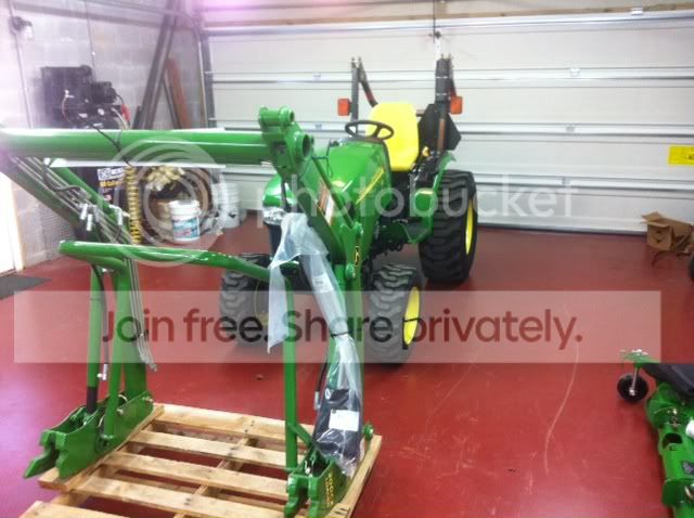 Installing 200CX loader on a 2720 | Green Tractor Talk