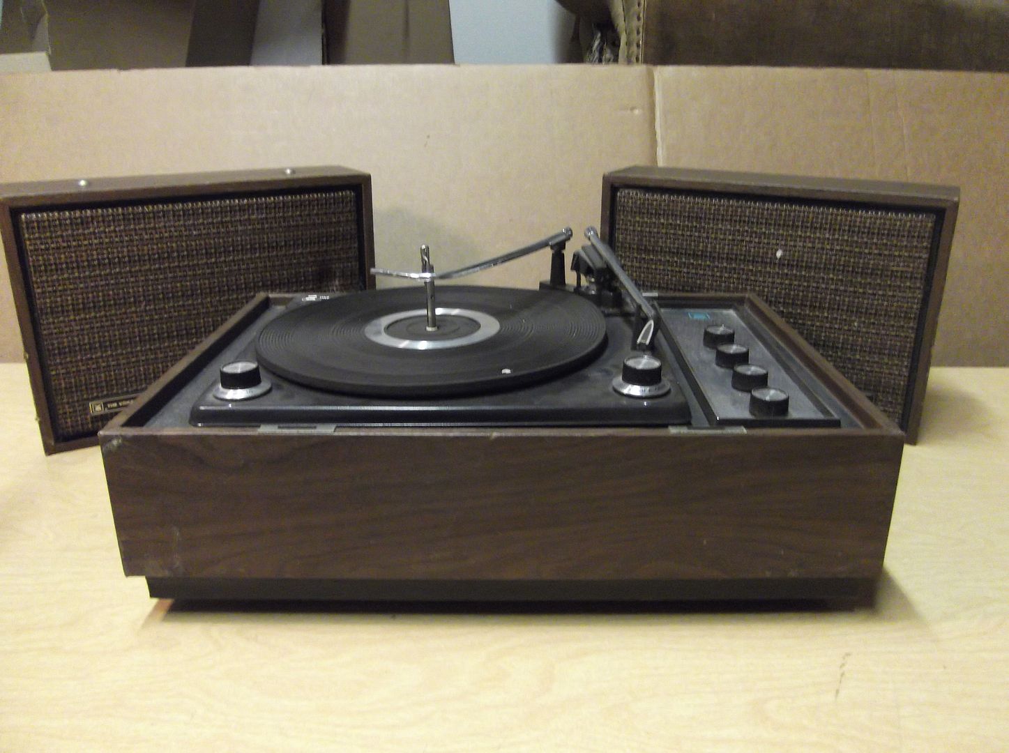 Vintage VM Voice Of Music Table Stereo Record Player Solid State Radio ...